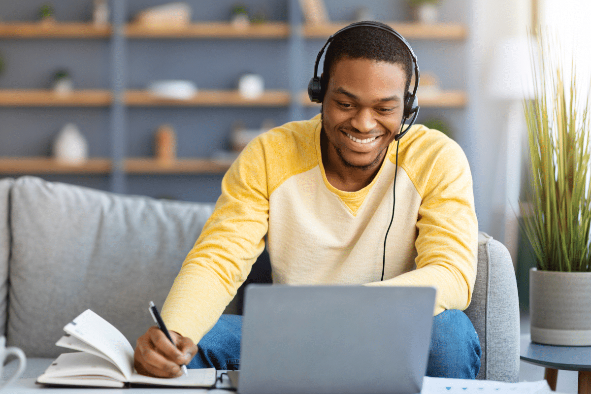 Comment bien choisir sa formation pour gagner sa vie chez soi